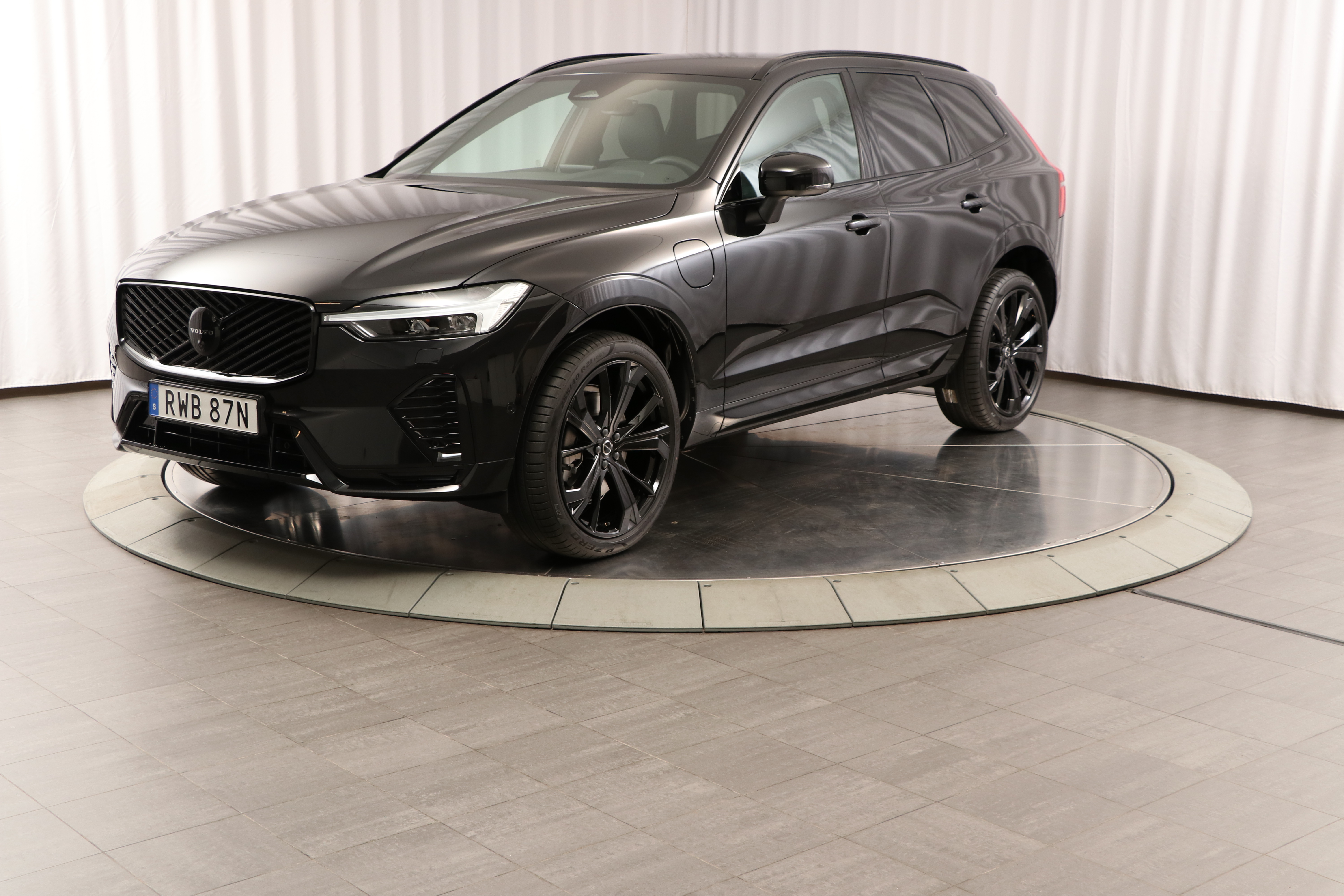Volvo XC60 T6 Plus Black Nordic Edition RWB87N | Rejmes