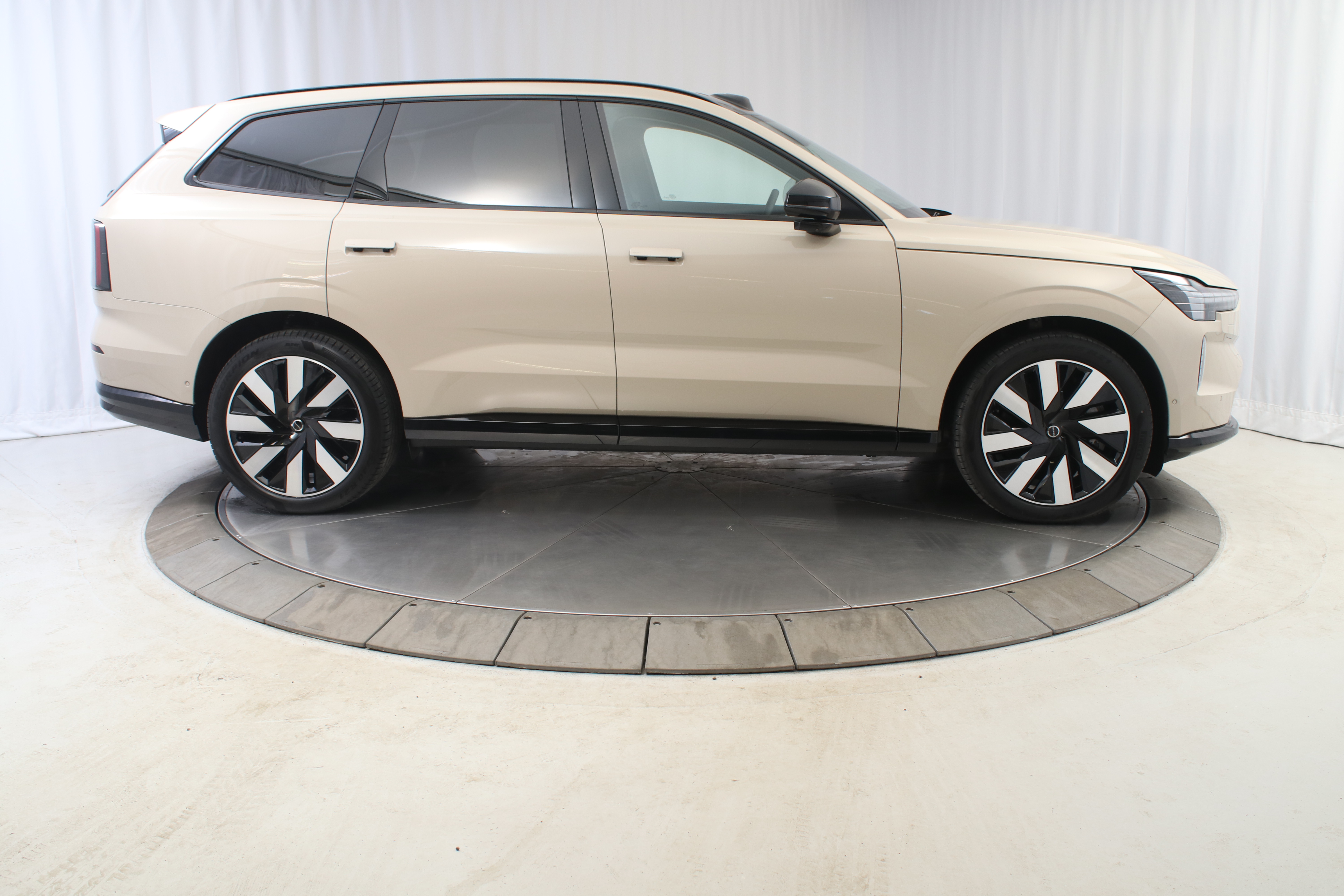 Volvo EX90 Twin Motor Performance Ultra 7sätes YYR04K | Rejmes